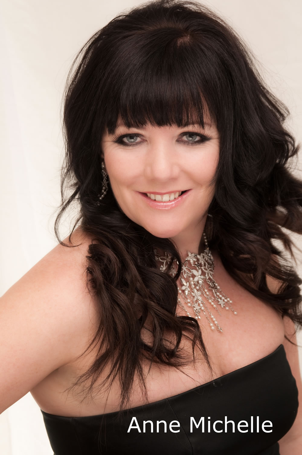 Anne Michelle's Instagram, Twitter & Facebook on IDCrawl